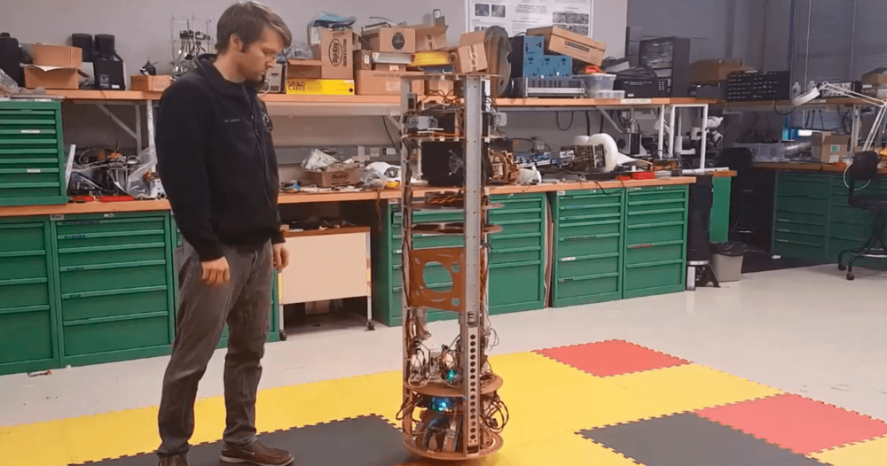 #видео | SimBOT — робот со сферическим индукционным двигателем - Hi-News.ru